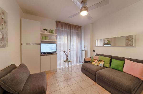 Modern Lakefront 2-bedroom Apartment - San Siro