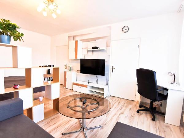 Apartment Hroncová, Near City Centre And Park, Quiet Location - Košice