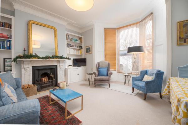 A West London Retreat - Hampton
