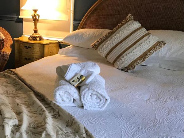 Hawk's Nest Bed & Breakfast - Bathurst