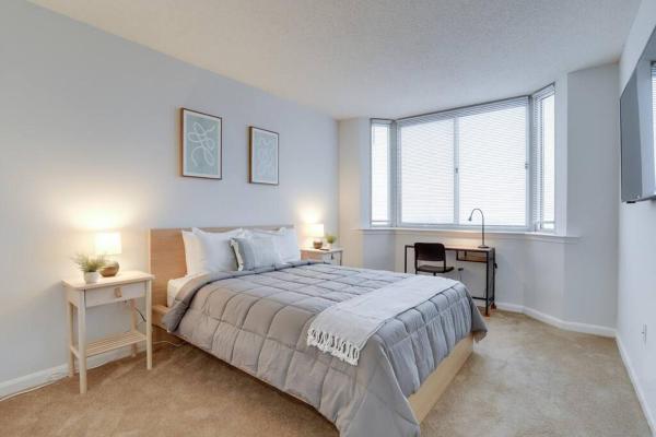Spectacular Condo 2/2 @Ballston With Gym - Huntington, VA