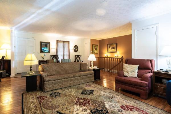 Gail's Gallery - Marietta, GA