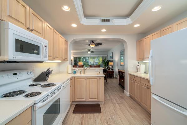 Bella Lago 323 Your Home Away From Home In Paradise! - 7431 Bella Lago Drive Condo - Fort Myers Beach, FL