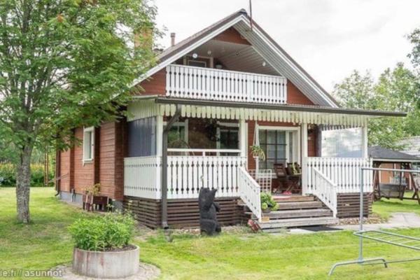 Countryside Riverfront Winter/summer Cabin - Loppi