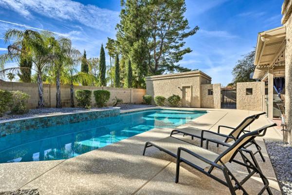 Near Golf! Snowbird Poolside Escape In Scottsdale - Phoenix, AZ