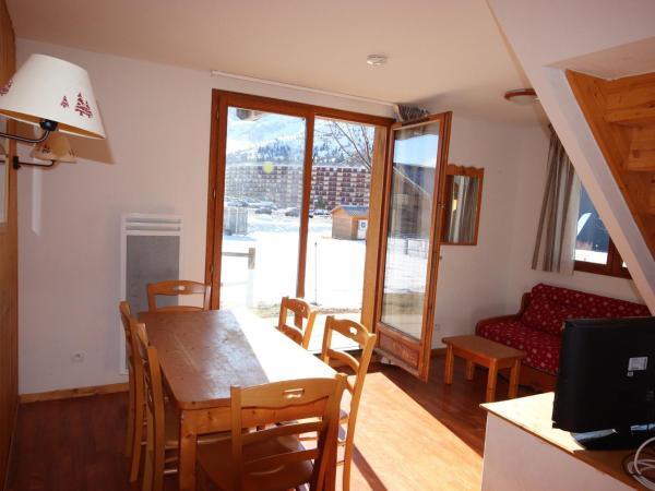 Chalet Mitoyen Duplex 3 Pièces Pour 6 Personnes Avec Terrasse Et Piscine Chauffée à Superdévoluy - Fr-1-504-469 - Super Dévoluy