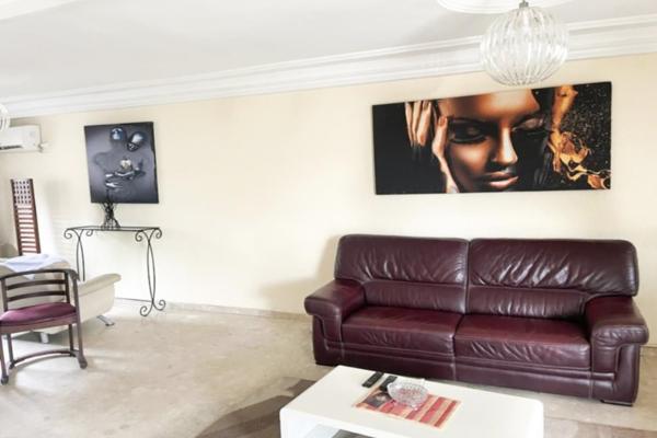 Villa De Charme Avec Jardin à Makepe - Douala