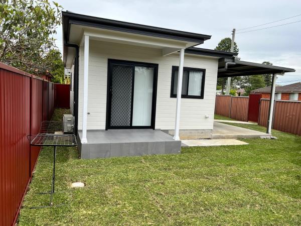 Fragrant Home-68a Brand New 2 Rooms House With Beautiful Private Garden And Entrance,5g Wifi - Blacktown