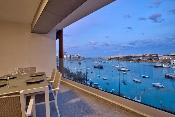 Sea Front Spacious Valletta Views Apartments - La Valeta