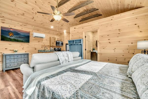 The Bungalow At Greenbriar Creek -Pickleball Court, Creek, Wifi, Mountain Views, Starting At 79" - Cosby, TN