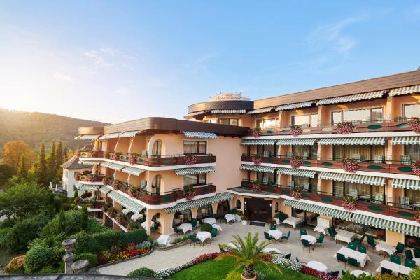 Relais & Châteaux Hotel Schwarzmatt, (Badenweiler), Luxus Doppelzimmer Mit Balkon - Staufen