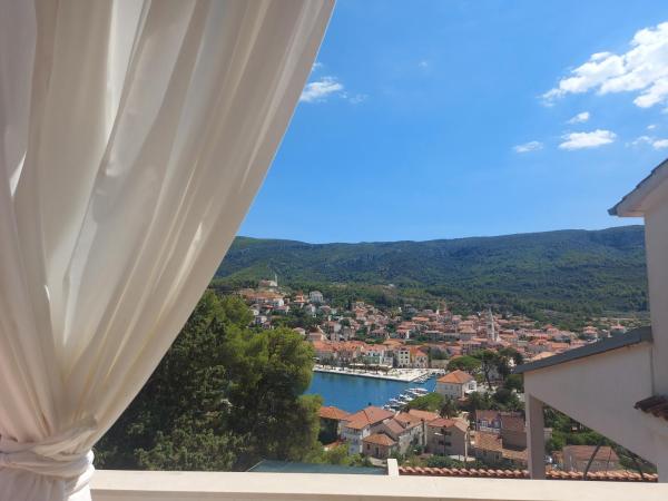 Apartman Marina Sa Parkingom - Jelsa