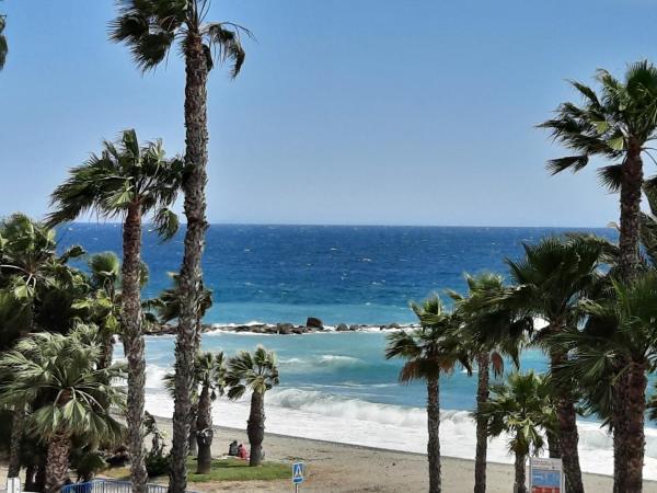 Apartamento Frente Al Mar, Luminoso Y Amplio. - Almuñécar