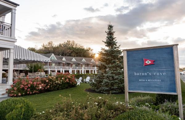 Barons Cove- Harbor 2 Queen Room - Sagaponack, NY