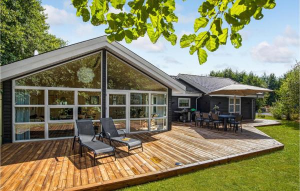 Stunning Home In Aakirkeby With Wifi - Bornholm