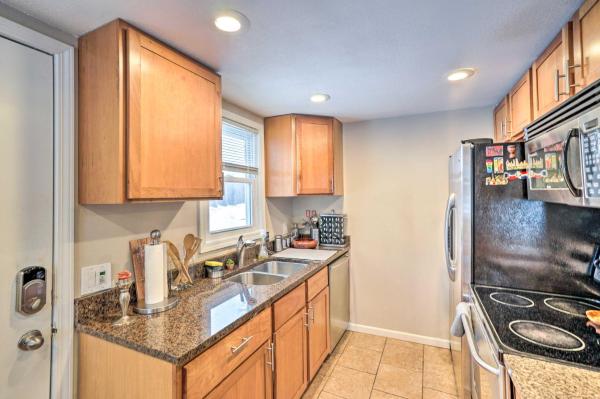 8 Mi To Downtown Convenient Minneapolis Home - Maple Grove, MN