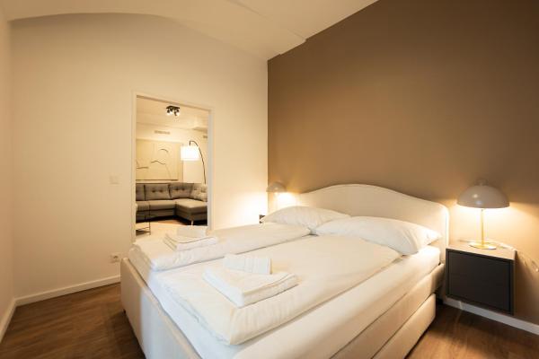 Stylish Apartment With Dedicated Working Space And Super King-size Bed Located Between City Centre And Donau River - Korneuburg