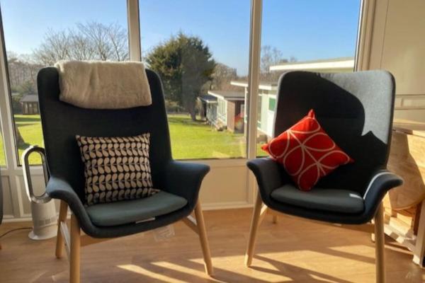 The View. Stylish Modern Chalet In Great Location. - Norfolk