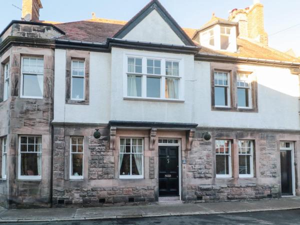 Iona 10 Palace Street East - Eyemouth