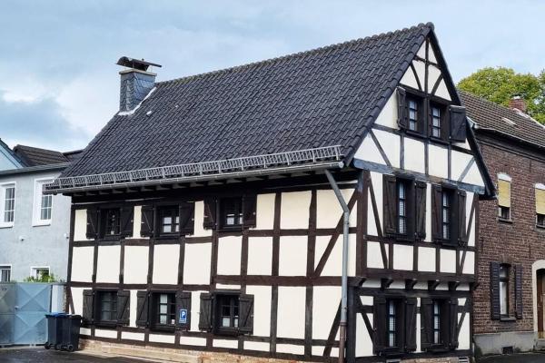 Altes Romantisches Fachwerkhaus In Rheinnähe Auch Für Workation Geeignet - Brühl