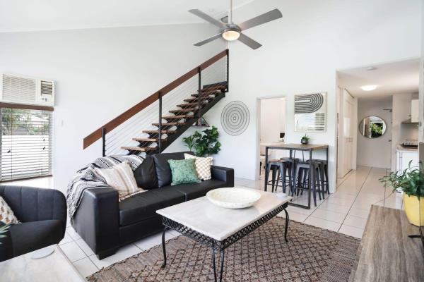 Leumeah - A Modern Townhouse In Cairns - Cairns