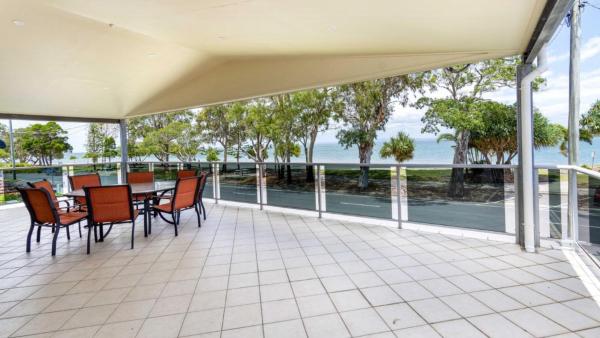 Magical Holiday Home - Welsby Pde, Bongaree - Sandstone Point