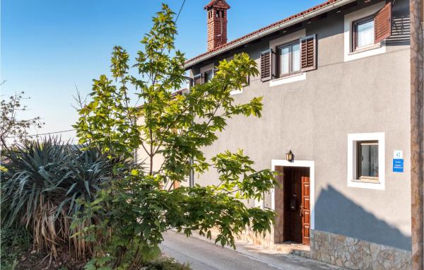 Cozy Apartment In Liznjan With House Sea View - Premantura