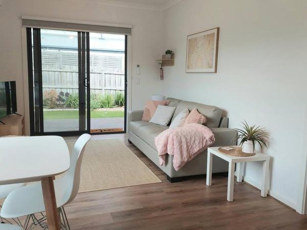 Lake And Railway Guesthouse - Melbourne