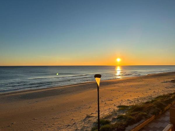 Breathtaking Beachfront House - El Palmar