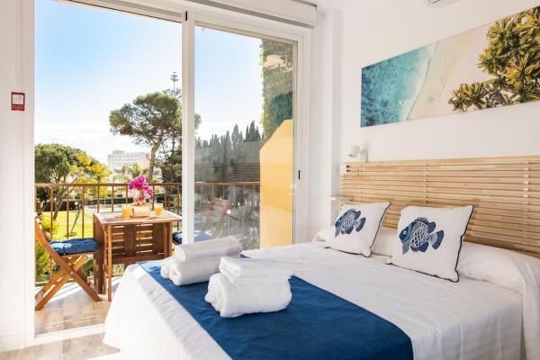 Enjoy La Carihuela Beach At 4 Min.terrace & Pool. - Torremolinos