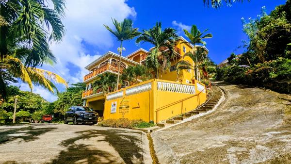 Sunset Lane - Santa Lucía