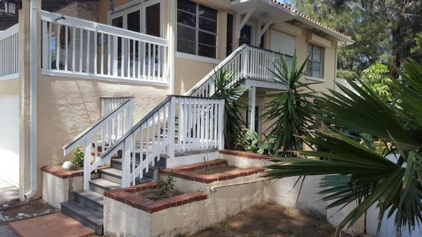 Spacious Beach House Unit,beautifully Furnished 2 Bed 2bath./2min.walk To Beach - Indian Rocks Beach, FL