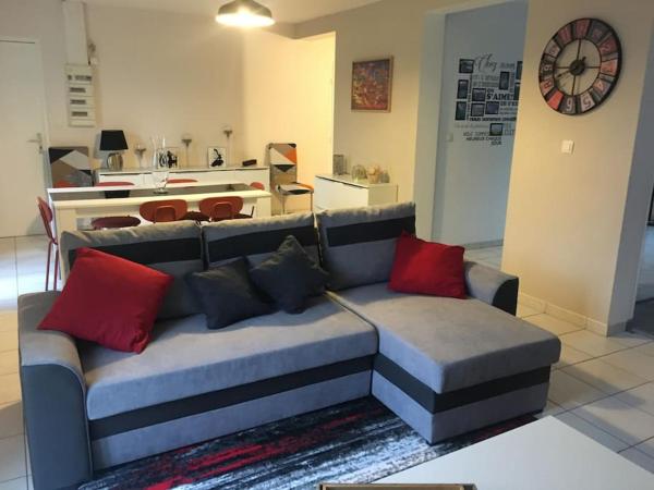 Centre Pierrefonds Superbe Appartement + Parking - Pierrefonds