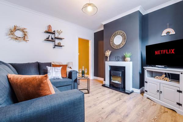 Stylish 2-bed City-centre Home In Chester By 53 Degrees Property - Ideal For Couples & Groups - Sleeps 6 - Chester