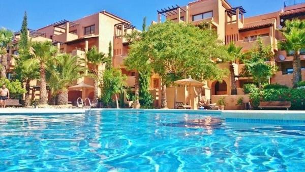Luxury Large 2 Bedroom Apartment 10 Min Walk To Villamartin Plaza - La Zenia