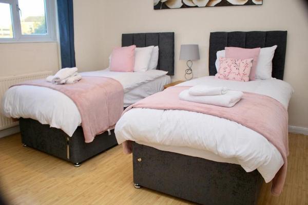 Contractor's Haven- 4-bedroom House With Free Parking, Super Fast Wifi, Fran Properties In Aylesbury, Pets Are Welcome! - Aylesbury