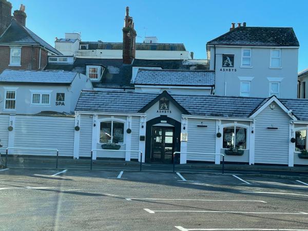 Ashbys Accommodation & Spa Hire - Portsmouth