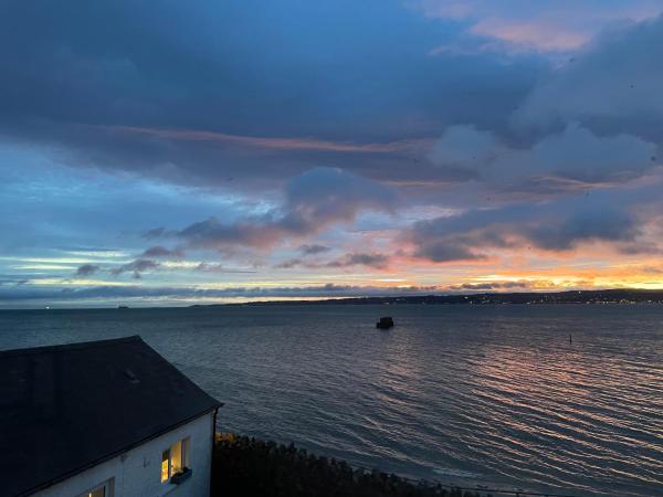 For Sea Lovers ! Coastguard Boat House Right On Belfast Lough - Carrickfergus