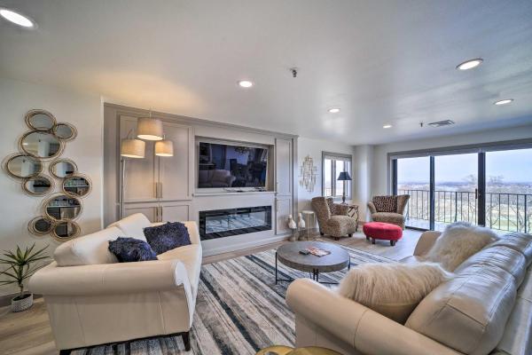 Balcony And Lake View Modern Condo In Monkey Island - Grove, OK