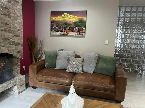 Rosa On St James - Sandton