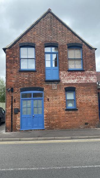 Upstairs River Apartment - Gloucester, UK