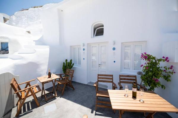 Vivid Caves 1 Bedroom Cavehouse - Oia
