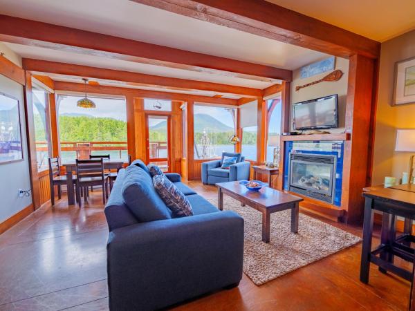 Safe Harbour | Downtown King Bed + Inlet View - Ucluelet