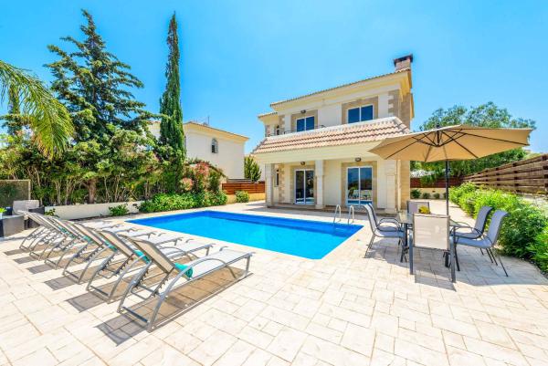 Villa Irina Cyprus - Nissi Beach