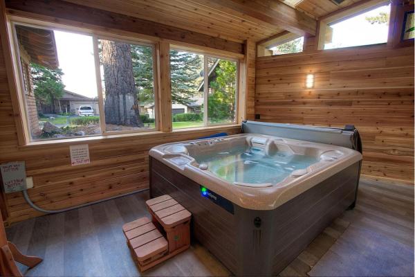Cheyenne Chalet Home - Zephyr Cove, NV
