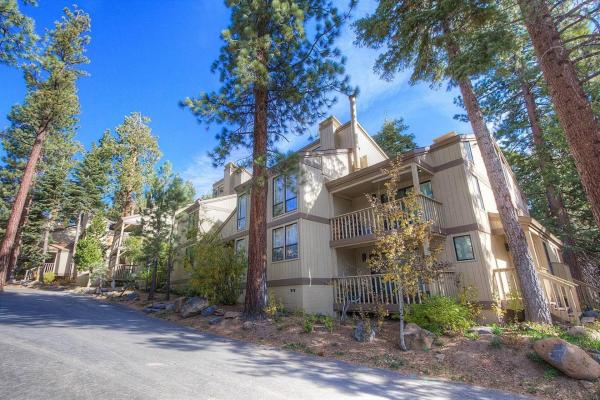 Forest View Townhouse Home - Kings Beach, CA