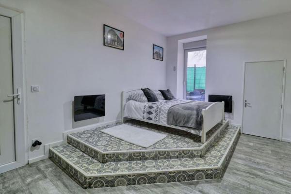 Studio Cosy Avec Terrasse - Roanne