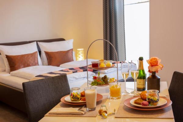 Hotel & Boarding House Schlosserwirt - Bobingen