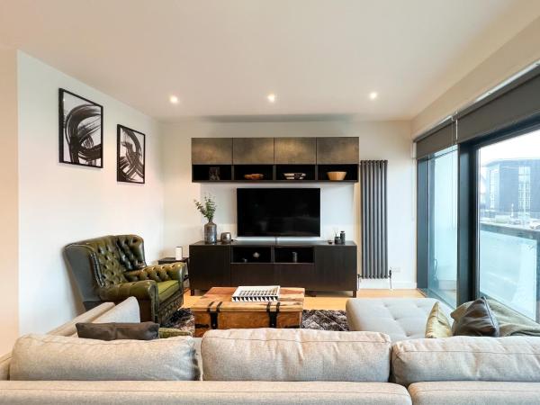 Lovely 2 Bed Duplex Apartment With Hydro Views - Glasgow