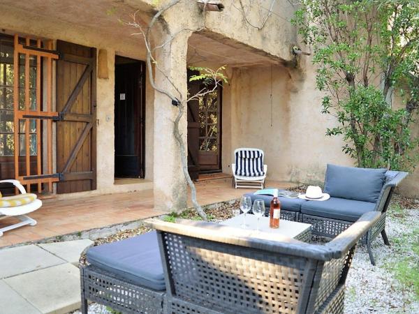 Maison Méditerranéenne 3 Pièces Avec Jardin, Proche Plage – 6 Couchages, Bbq, Garage, Terrasse - Fr-1-226b-134 - Hyères